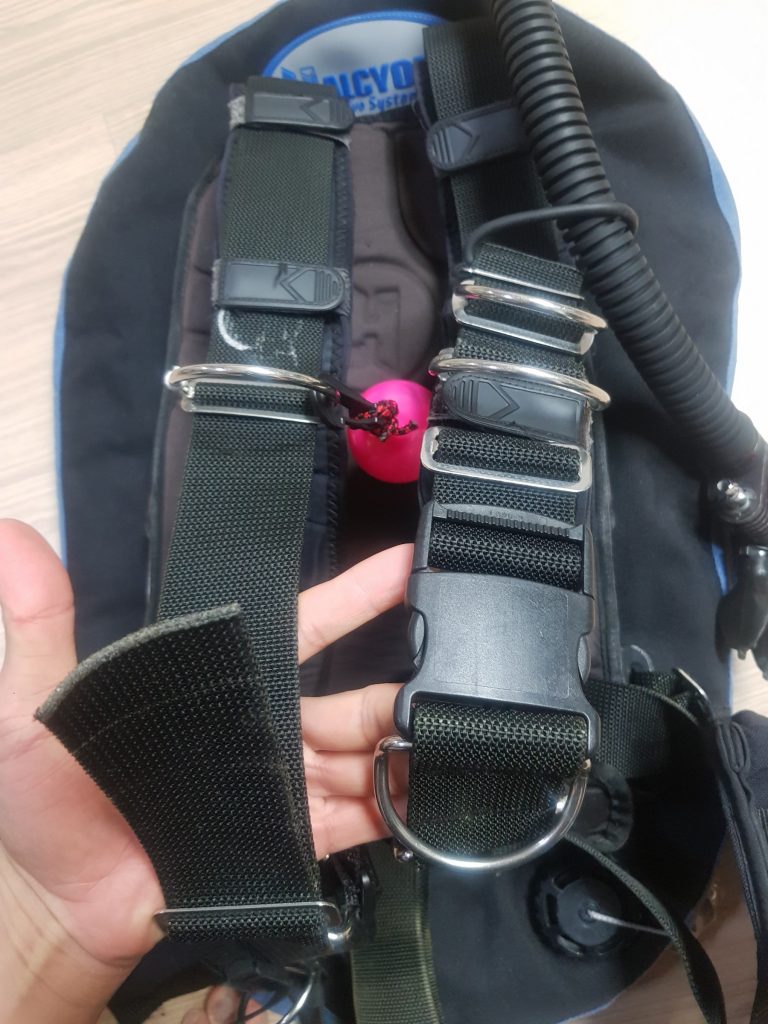 다이버가 알아야할 BCD의 종류과 구조 - 다이빙홀릭