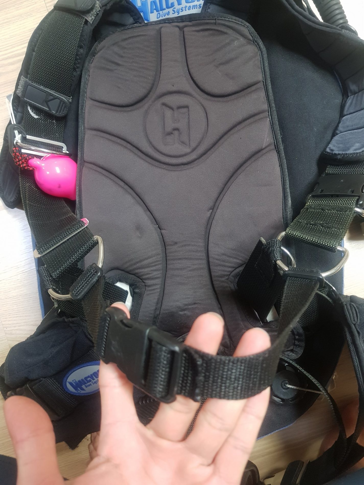 다이버가 알아야할 BCD의 종류과 구조 - 다이빙홀릭